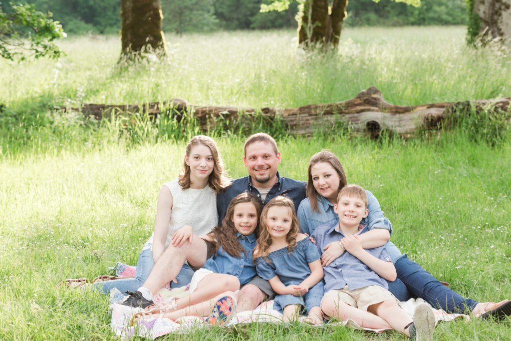 Newberg Family Photos in Springtime // Hillsboro Family Photographer ...