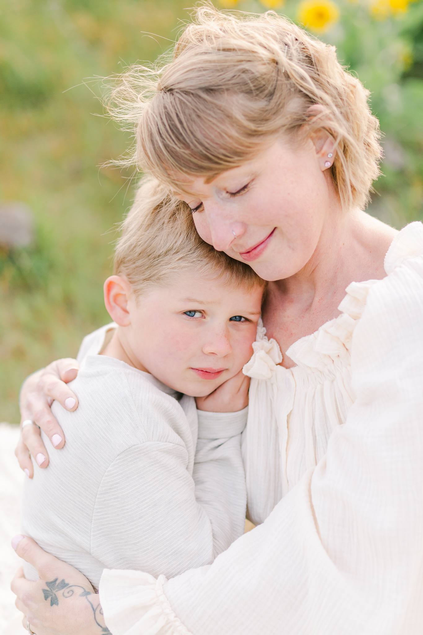 Rowena Crest Wildflowers: Portland Maternity Photos | Samantha Shannon